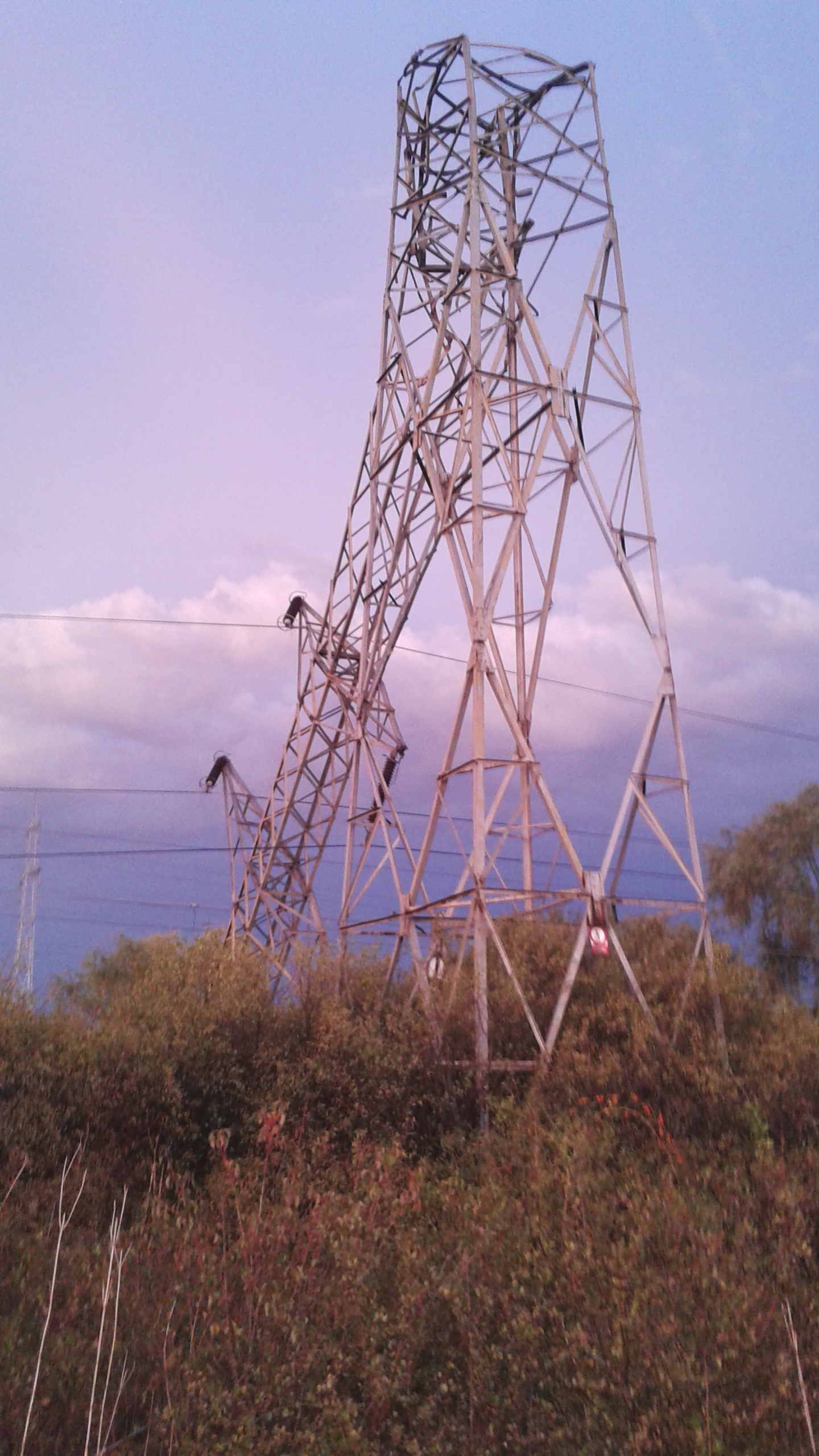 Enel a declarat stare de urgență: peste 160 de linii electrice din 90 ...