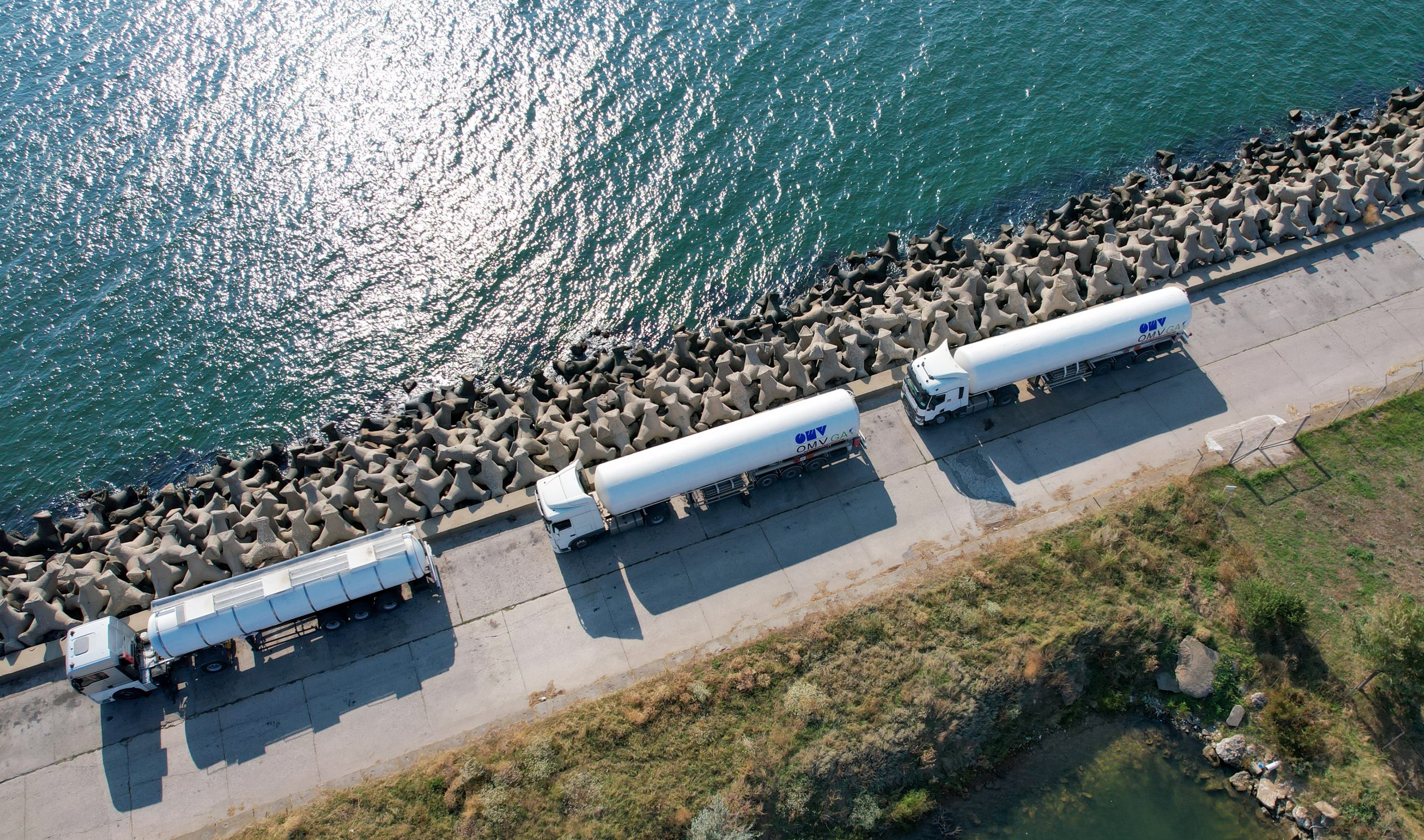 OMV Petrom a finalizat prima livrare de gaz natural lichefiat din ...