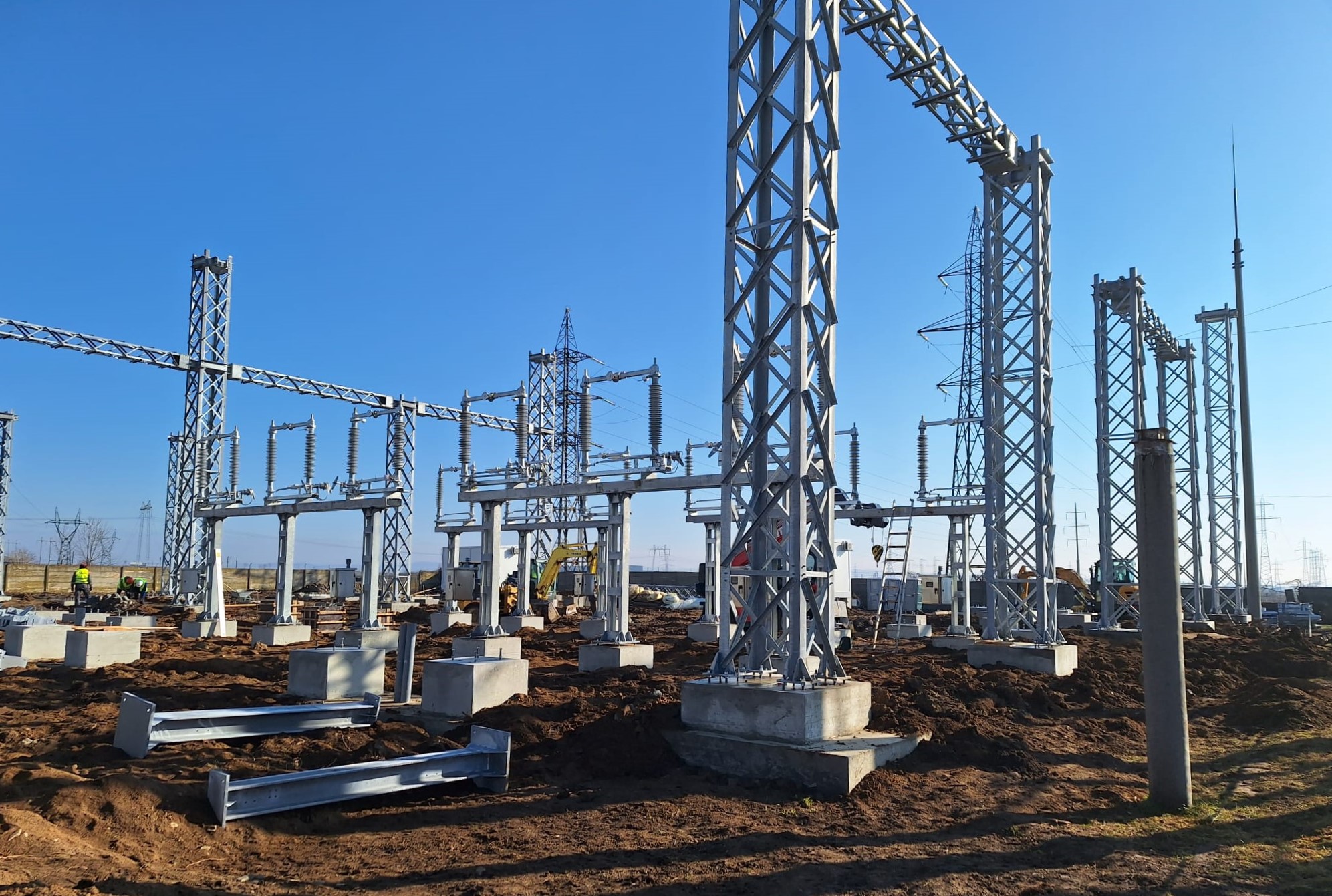 Delgaz Grid modernizează 32 de stații de transformare din șase județe ...