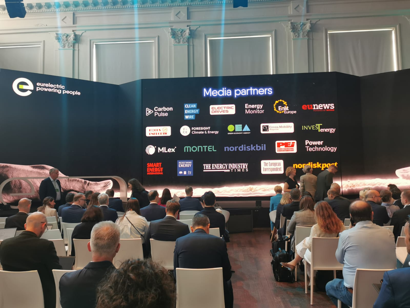 A început Power Summit 2025 – “Power Play”. Eurelectric lansează ...