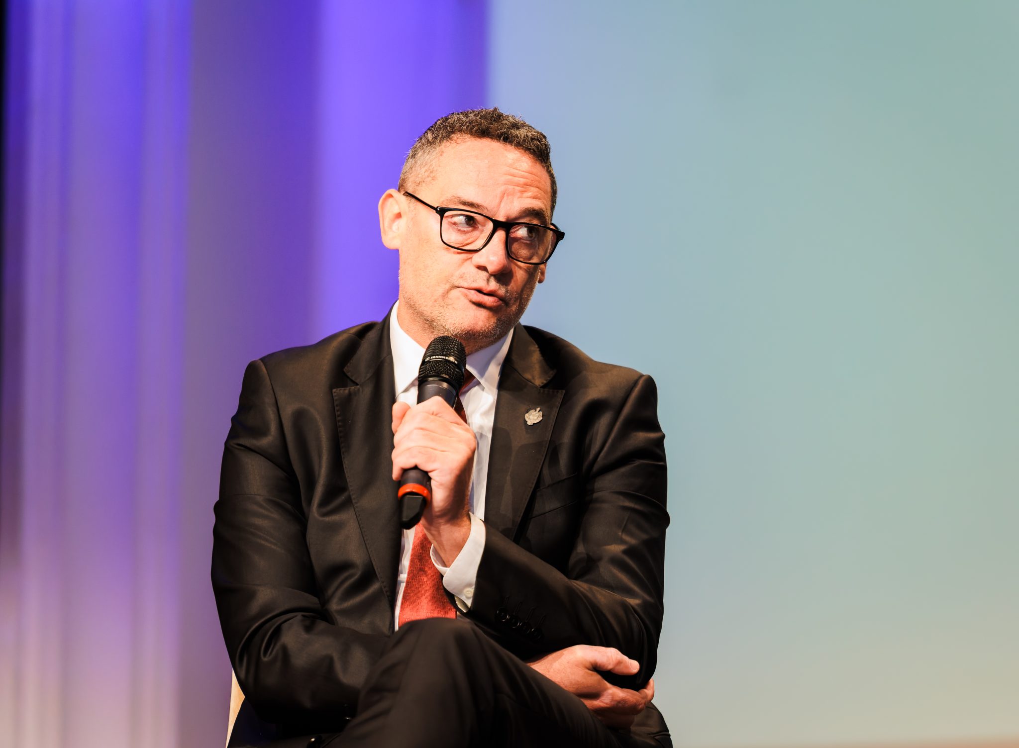 VIDEO Mădălin BORȘ, deputat și membru în Comisia pentru Industrii și Servicii: „Echipamentele ...